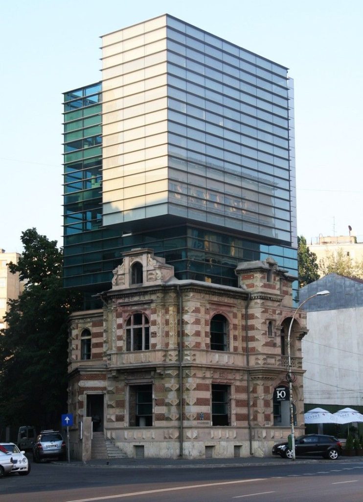 Impressive Buildings Around The World With Glass Roof Extensions