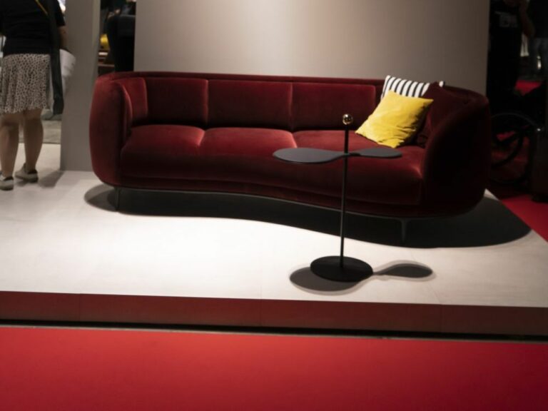 10 Colorful Seating Ideas For Interiors That Shine